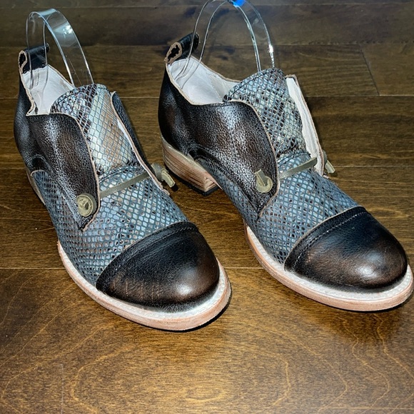 freebird | Shoes | Free Birds Mabel Snakeskinn Oxford | Poshmark